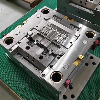 プラスチックインサート金型製造業者とサプライヤー社